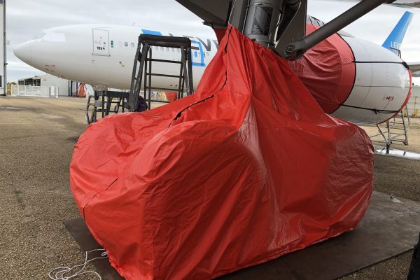 Bâches et housses de protection pour l’aéronautique - Fym Équipement